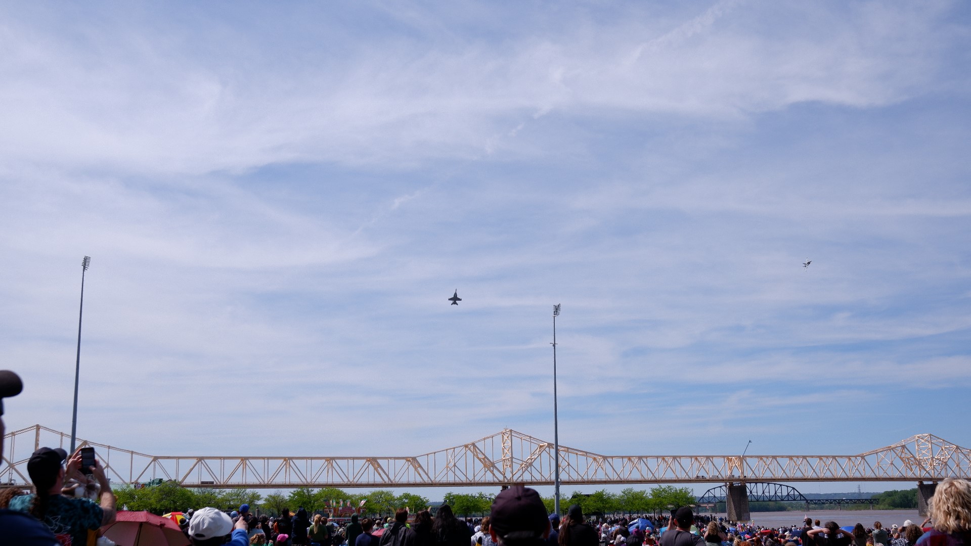 Thousands flock to the riverfront for Thunder Over Louisville | whas11.com