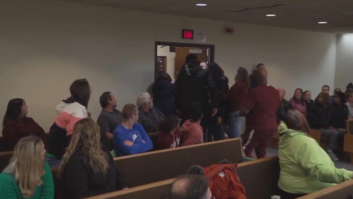 Courtroom brawl erupts during murder trial in Wisconsin | whas11.com