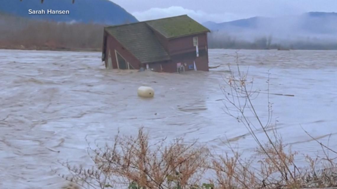 Tens of thousands evacuate as western Washington flood threat continues ...