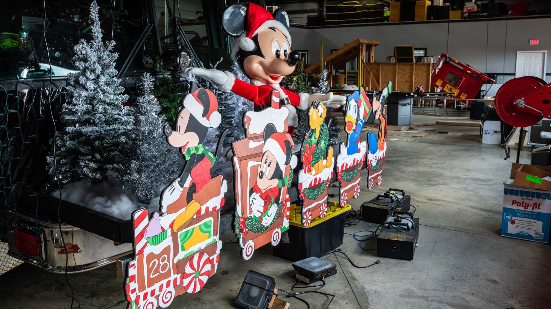 Zoneton Fire unveils 2023 'Santa Truck' | whas11.com