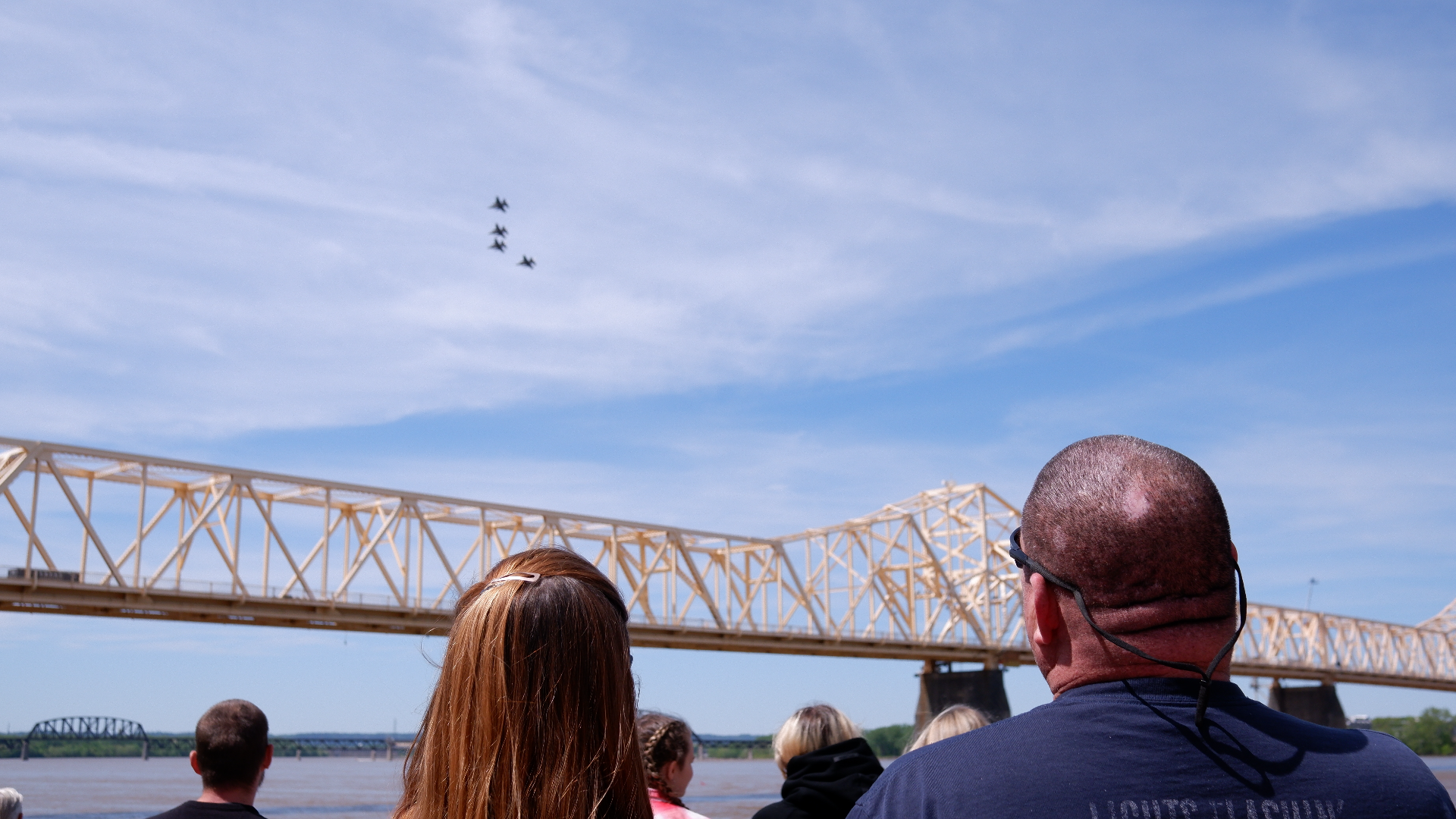 Thousands flock to the riverfront for Thunder Over Louisville | whas11.com