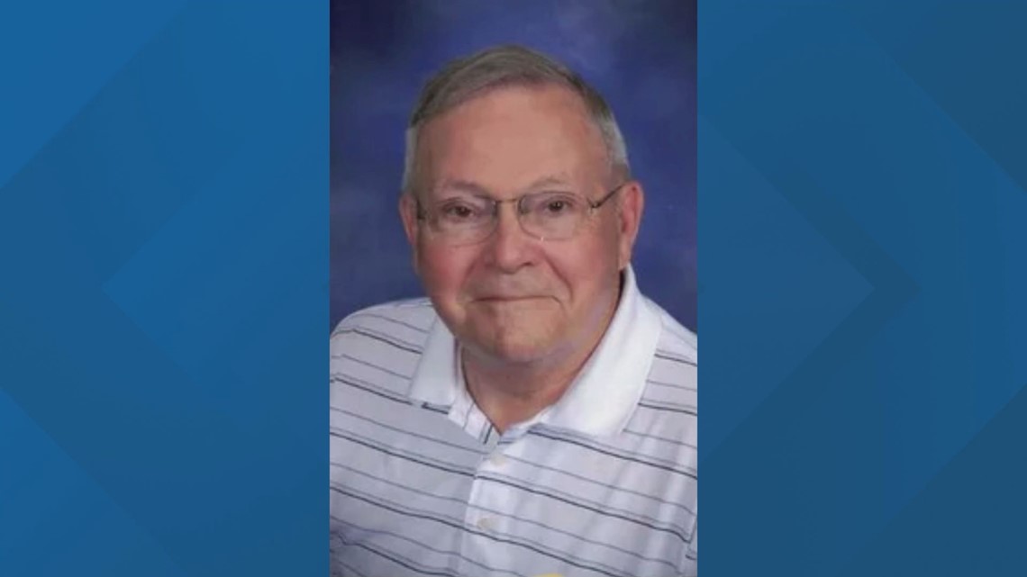 Silver Creek High girls basketball team honors Charlie Popp | whas11.com