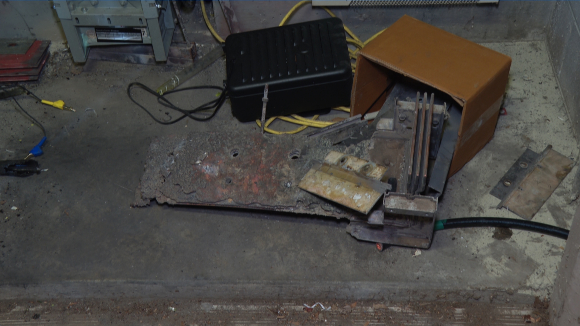 Residents return to LMHA property after maintenance workers go to ...