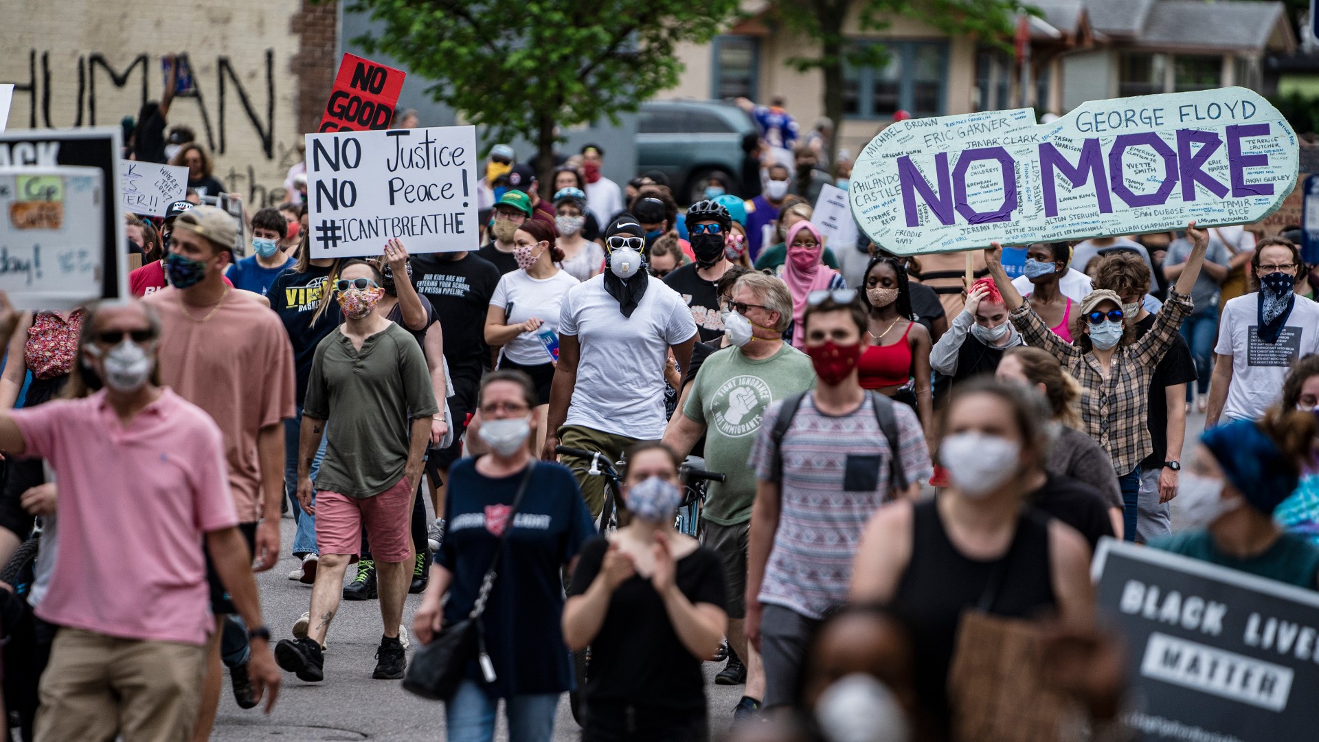 George Floyd protest: Fires, shooting, looting reported in Minneapolis ...