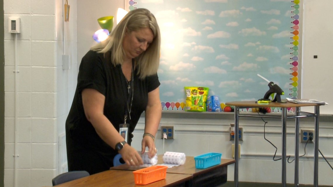Teachers prepare classrooms ahead of first day of classes at JCPS ...