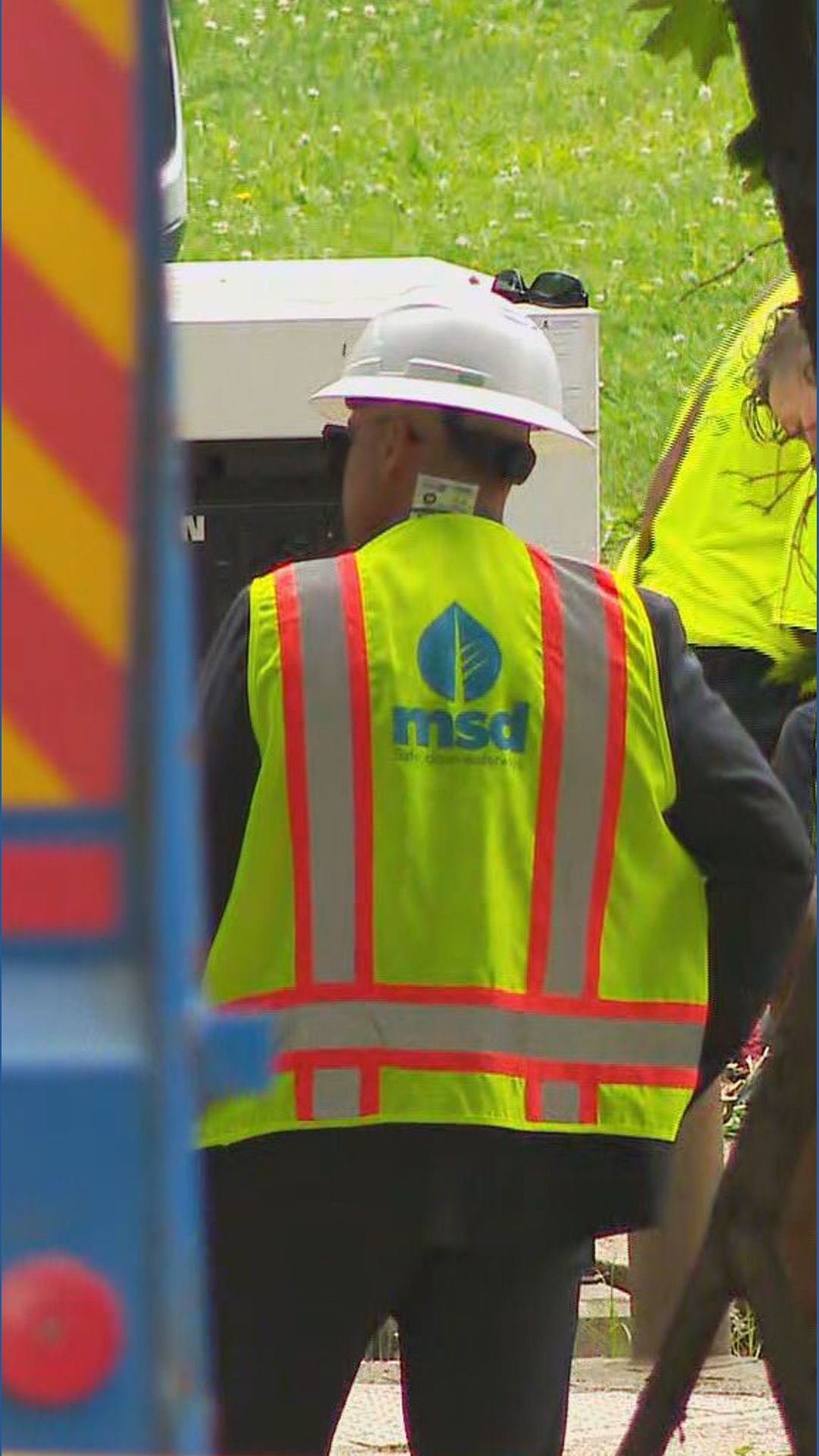 MSD worker rescued after 20-foot fall down a well near Louisville ...