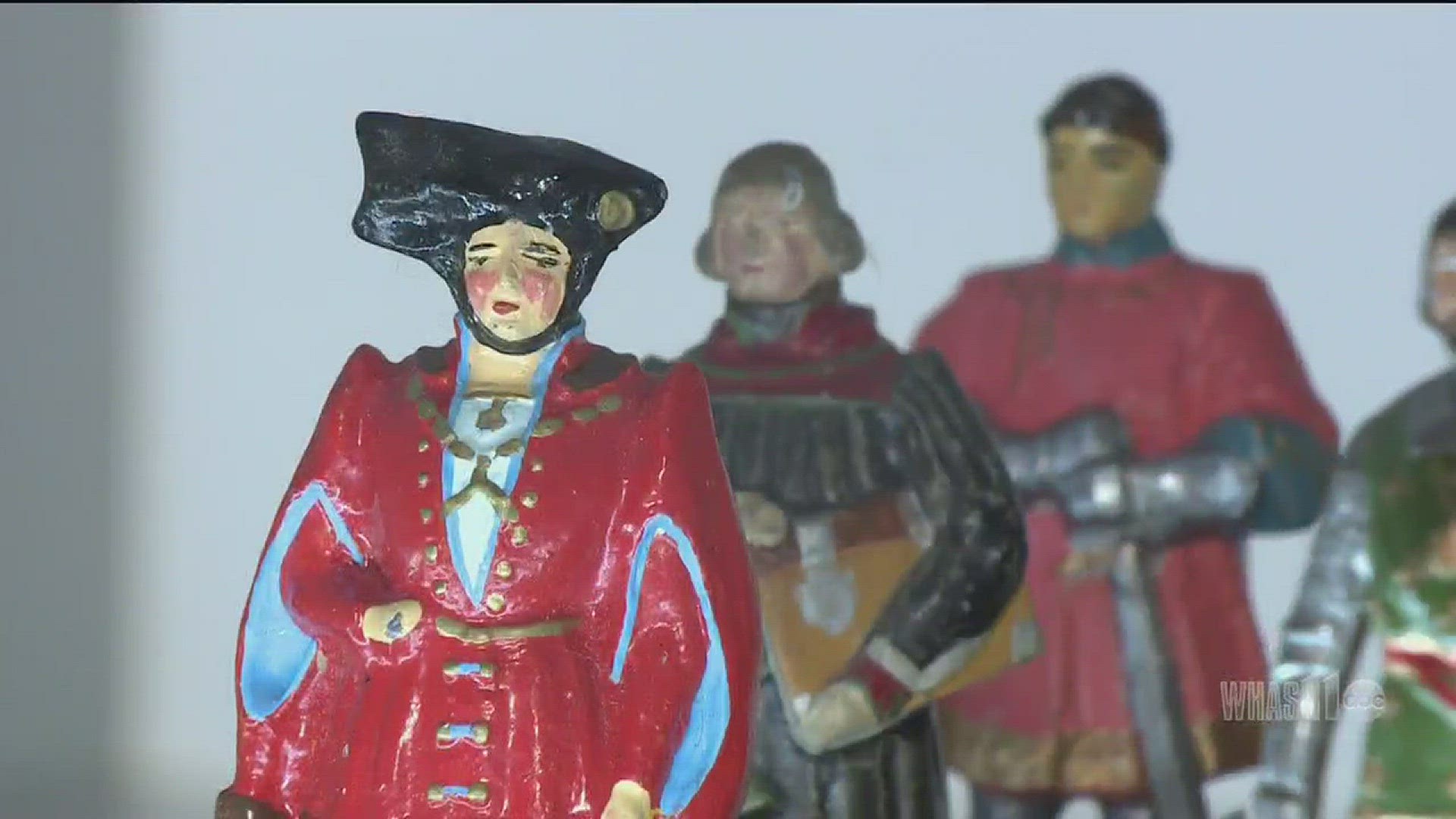 Thousands of toy soldiers march into the Frazier History Museum ...
