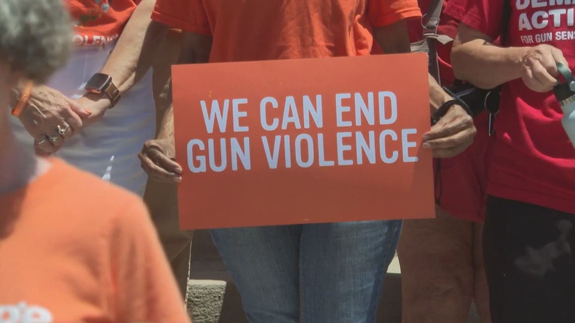 Gun violence reform rally outside Louisville Metro Hall | whas11.com