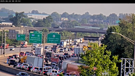 Multi-vehicle crash reported on Louisville interstate | whas11.com