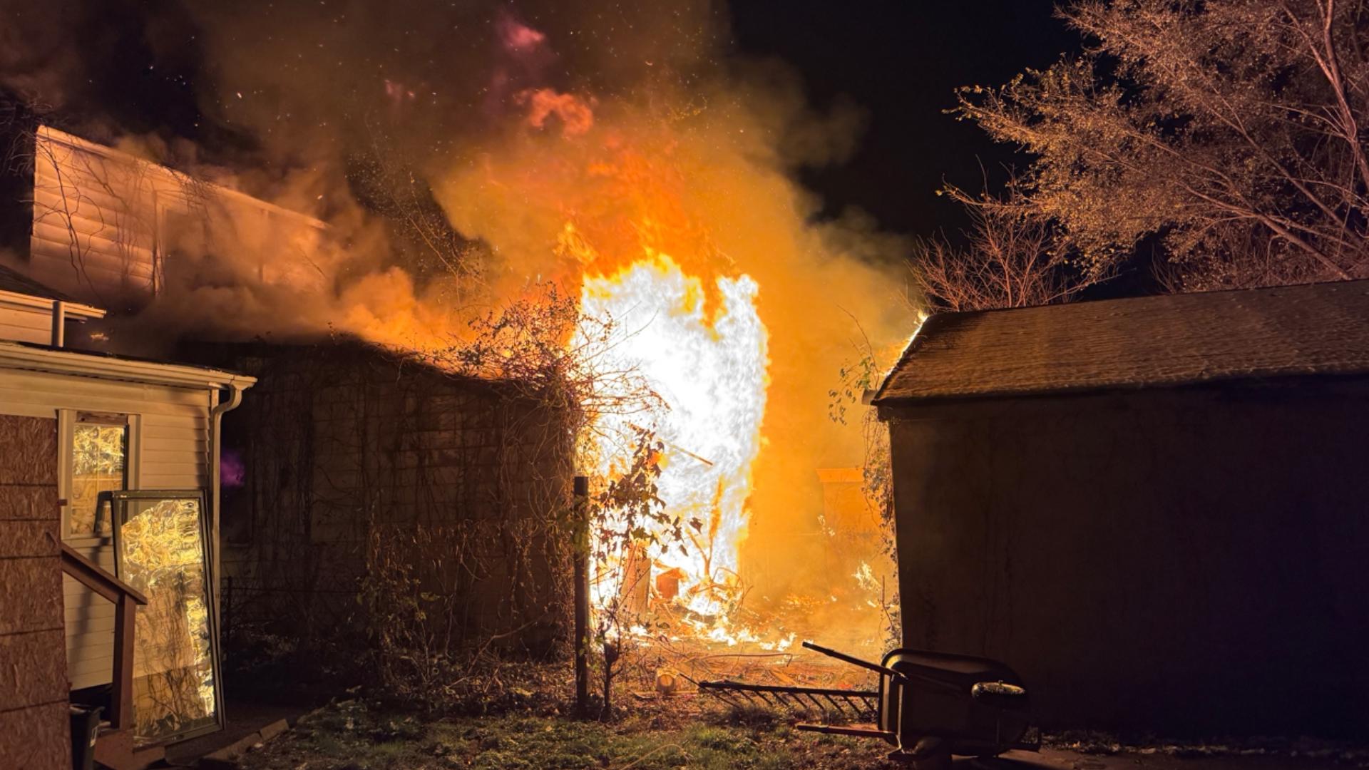 Louisville Fire tames raging house fire Sunday evening | whas11.com