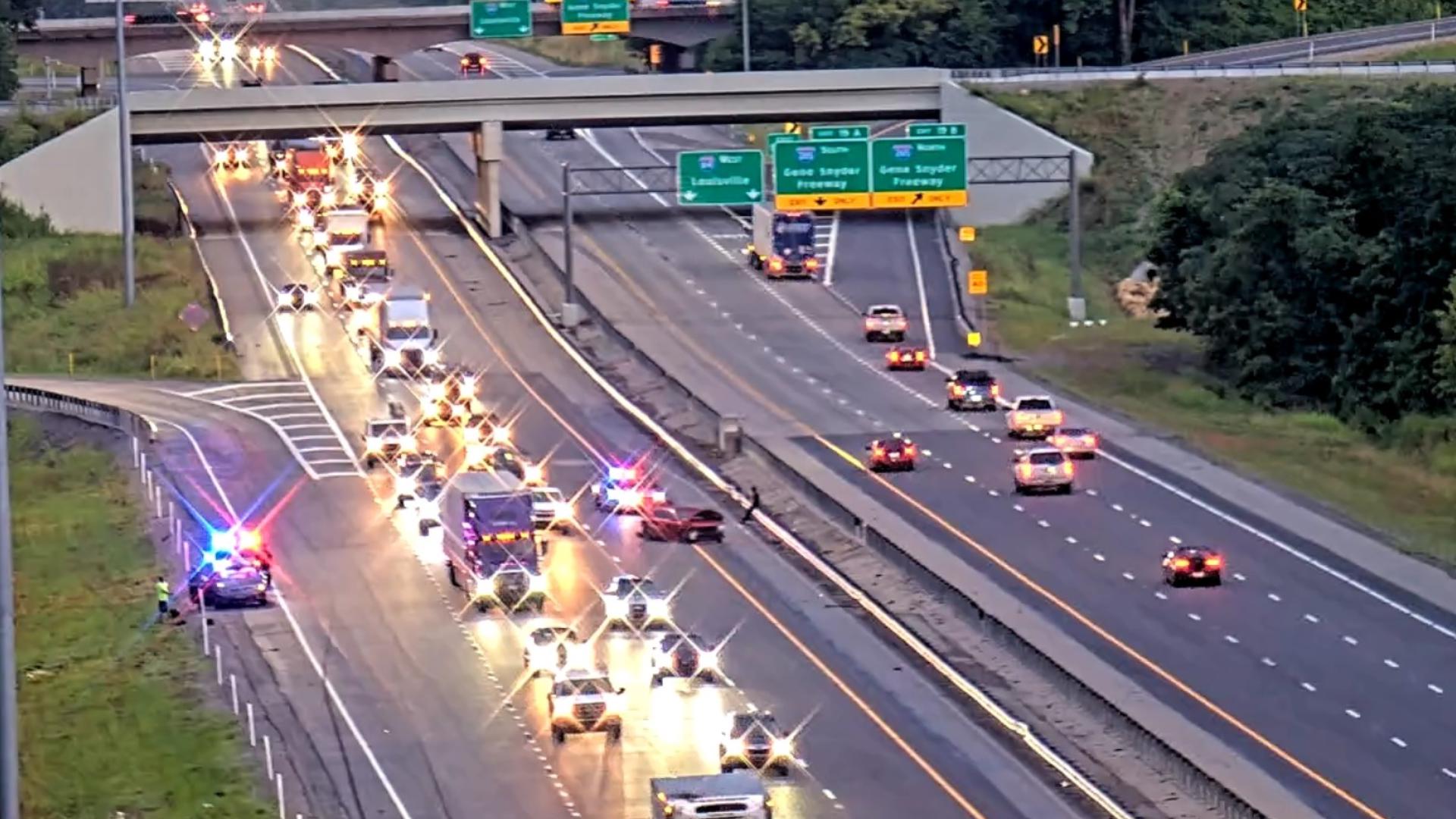 Crash causes delays on I-64 East in Jefferson County | whas11.com