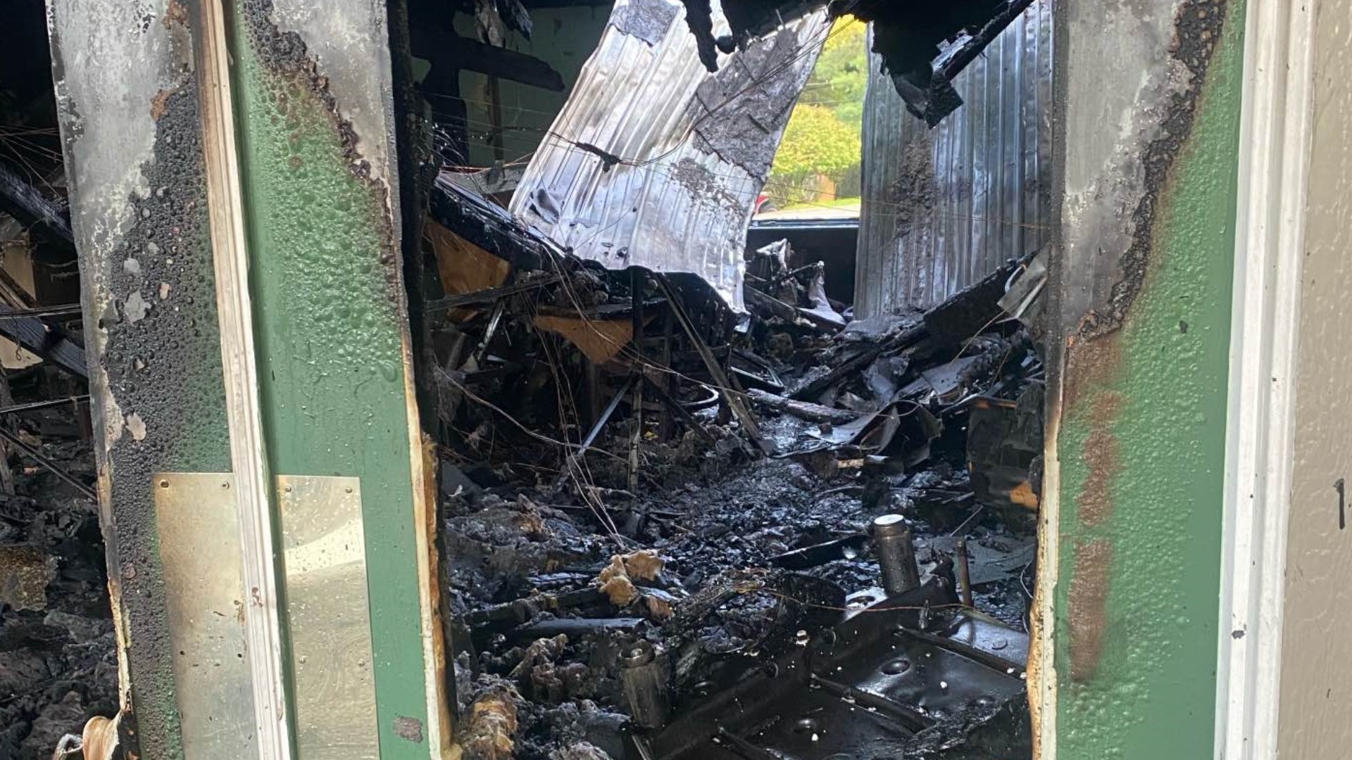 Brandenburg restaurant a "total loss" after fire breaks out | whas11.com