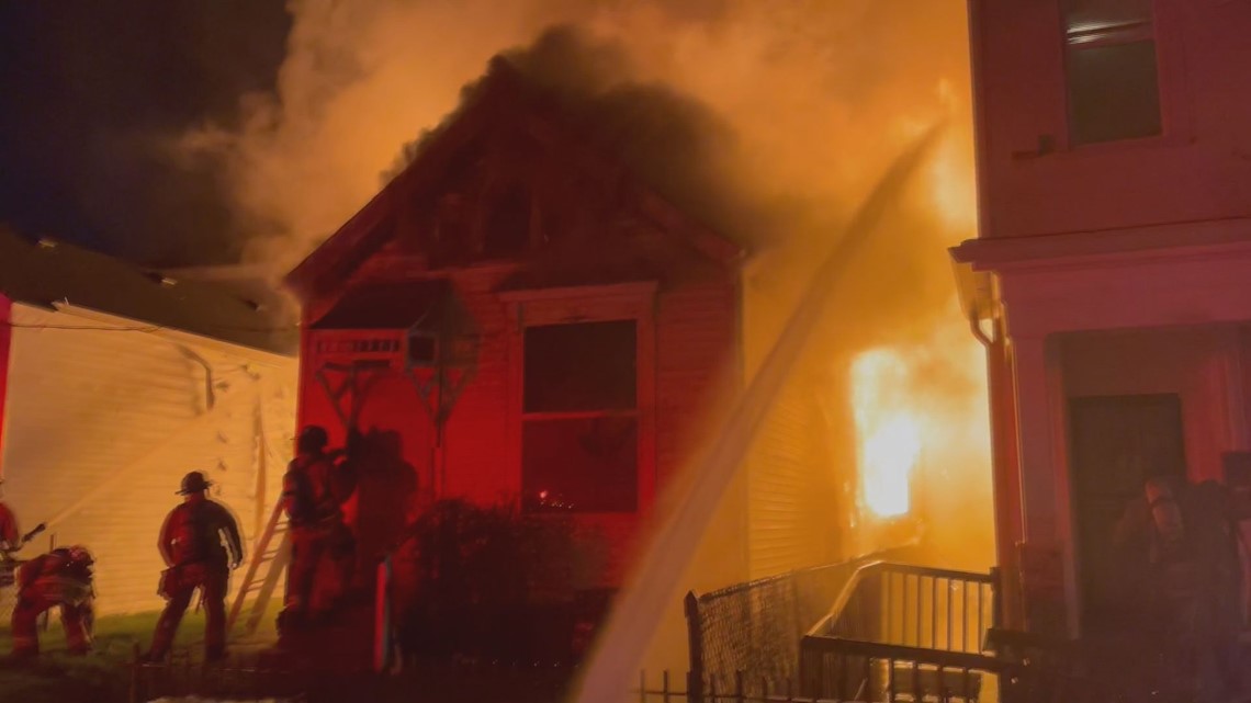 Good Samaritan alerts sleeping residents to Louisville house fire | whas11.com