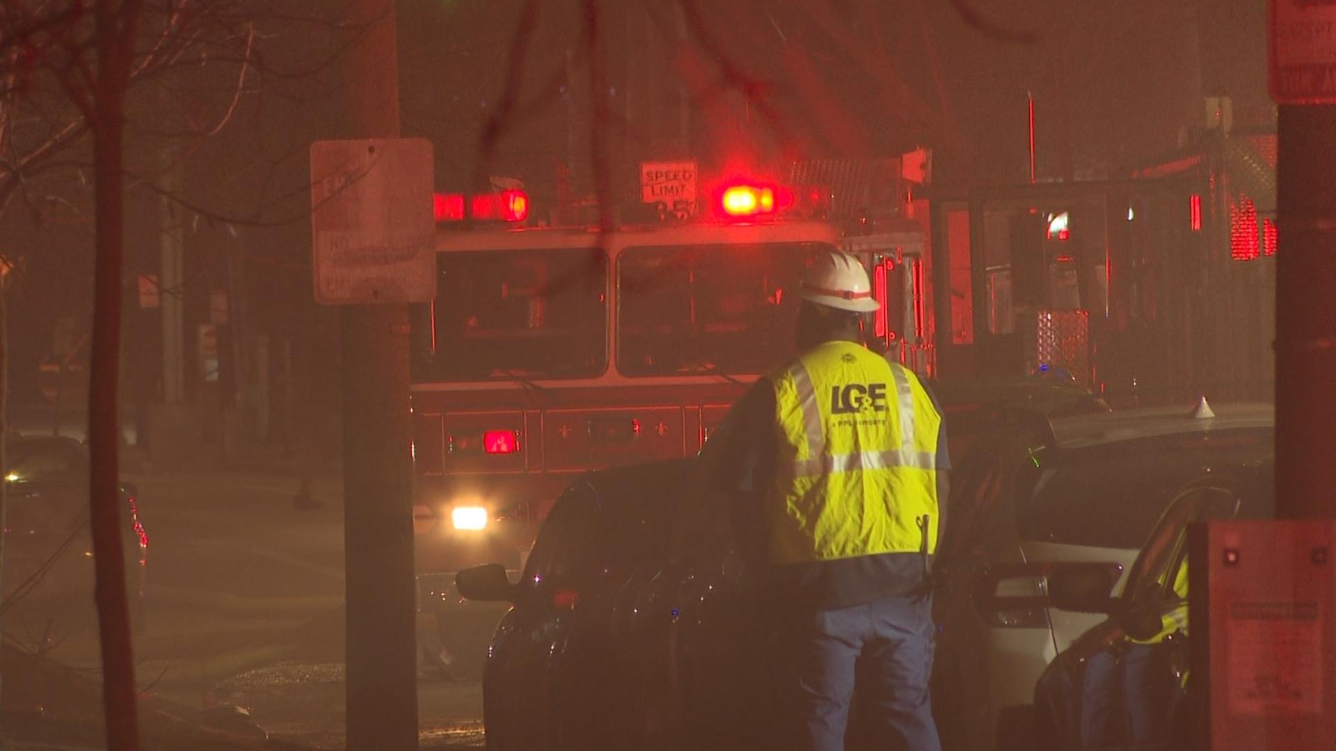 Louisville apartment building sustains damage in second alarm fire ...