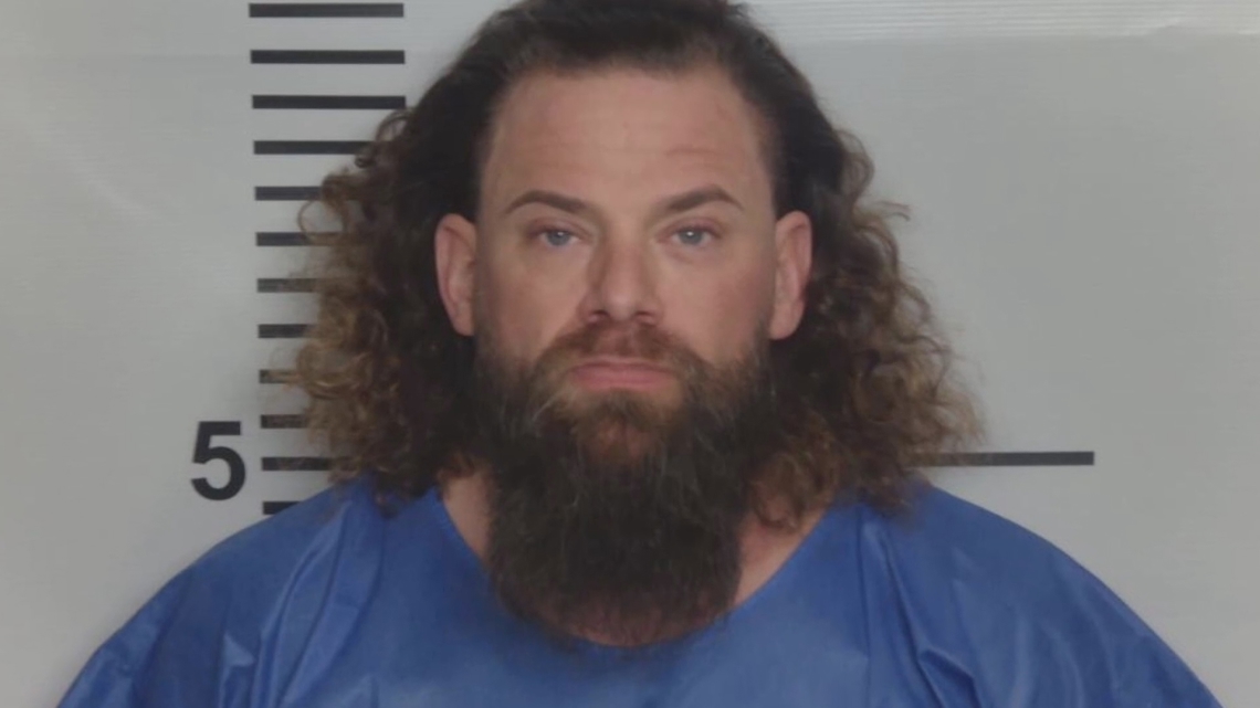 Suspect in fatal DUI crash being held on $1 million bond | whas11.com