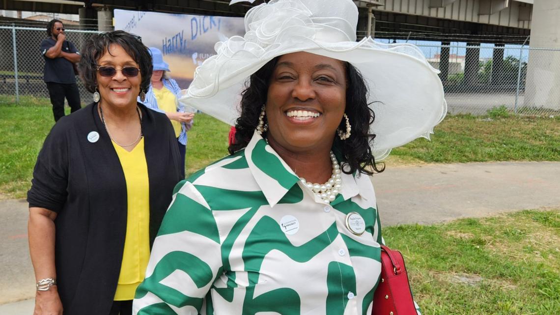 Louisville civil rights leaders honored with 'footprints' exhibit ...