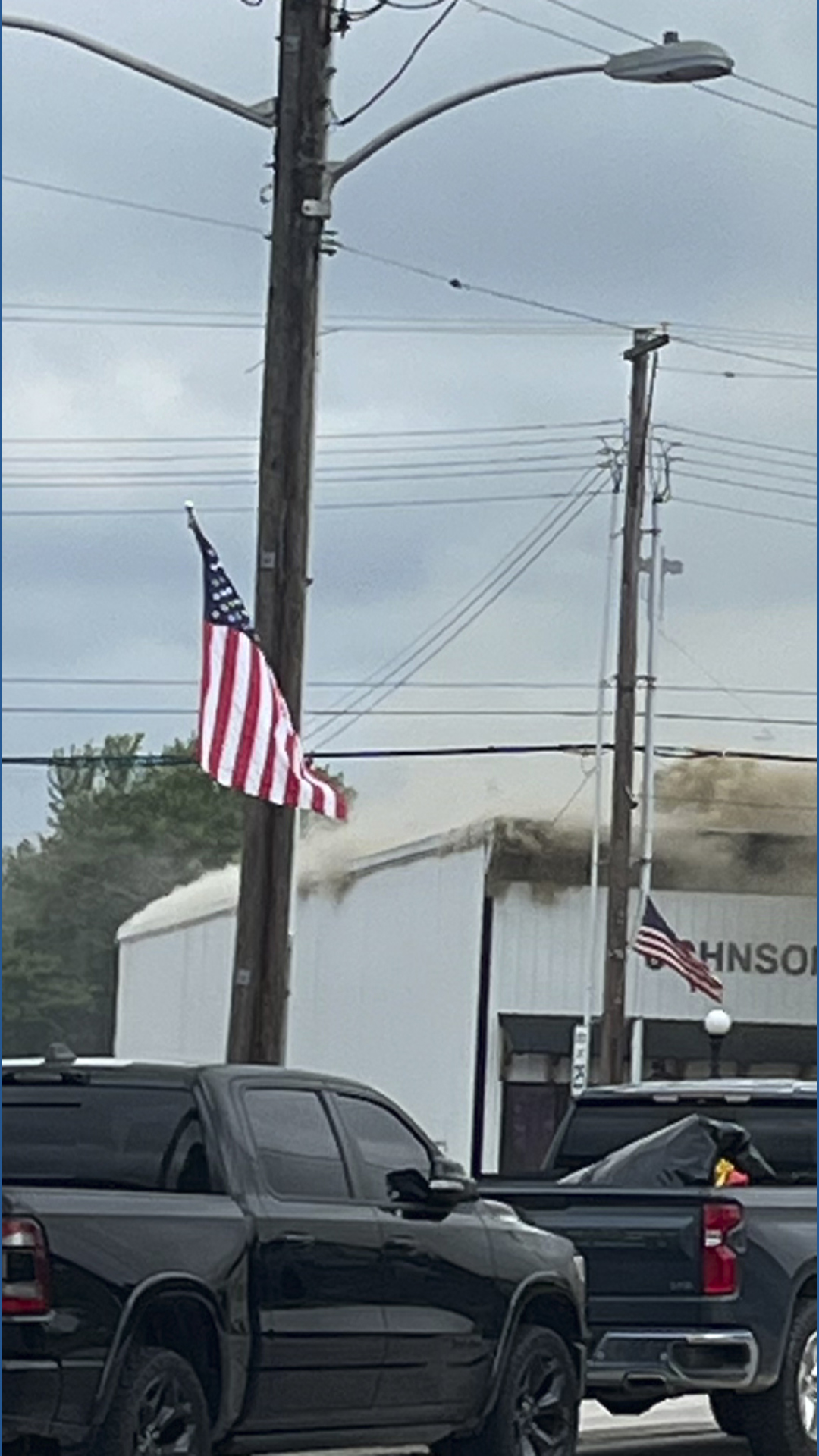 Firefighters tackle major blaze at Henry County business | whas11.com