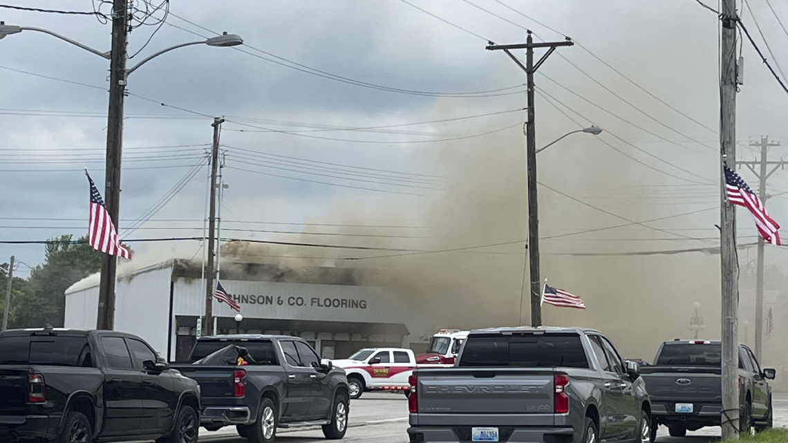 Firefighters tackle major blaze at Henry County business | whas11.com