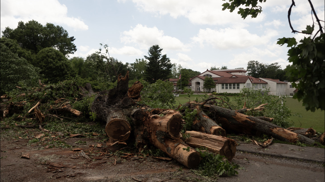 Metro Public Works opens 8 storm debris drop-off sites | whas11.com