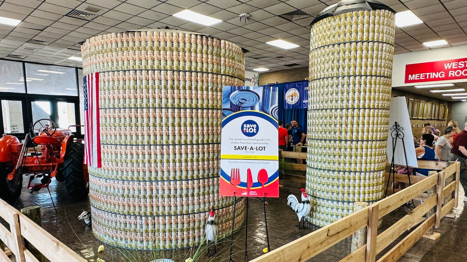 Louisville Save A Lot stores five thousands of food cans to fair ...