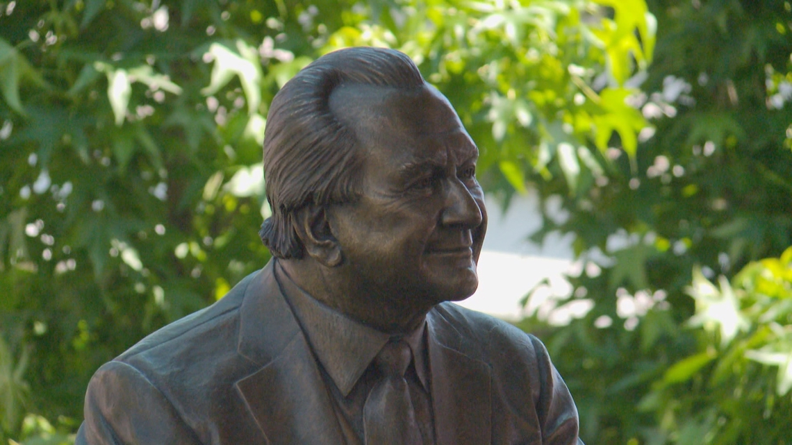 J.D. Nichols honored with new statue at Louisville SDF | whas11.com