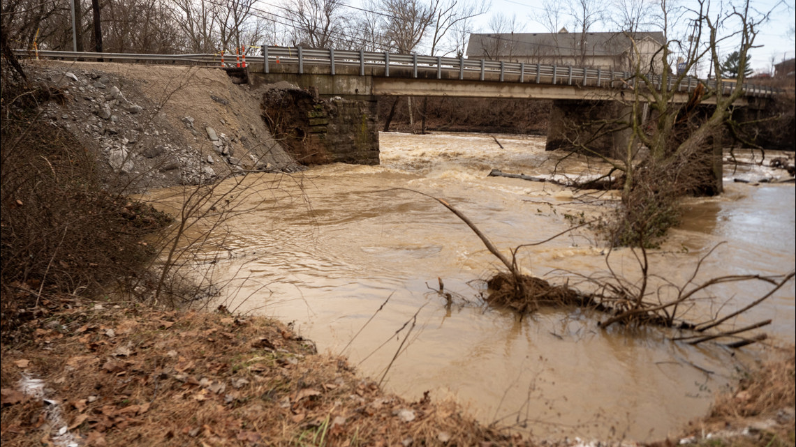 Why New Albany's Blackiston Mill Bridge is closed indefinitely | whas11.com