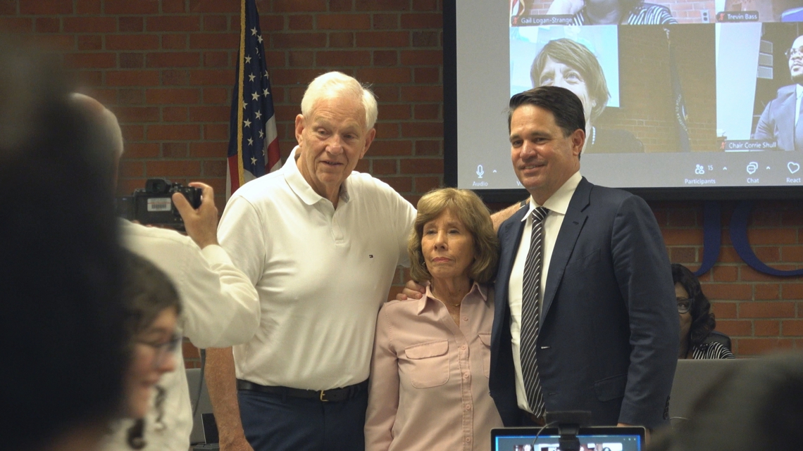 Pollio attends final JCPS meeting before Ivy Tech role | whas11.com