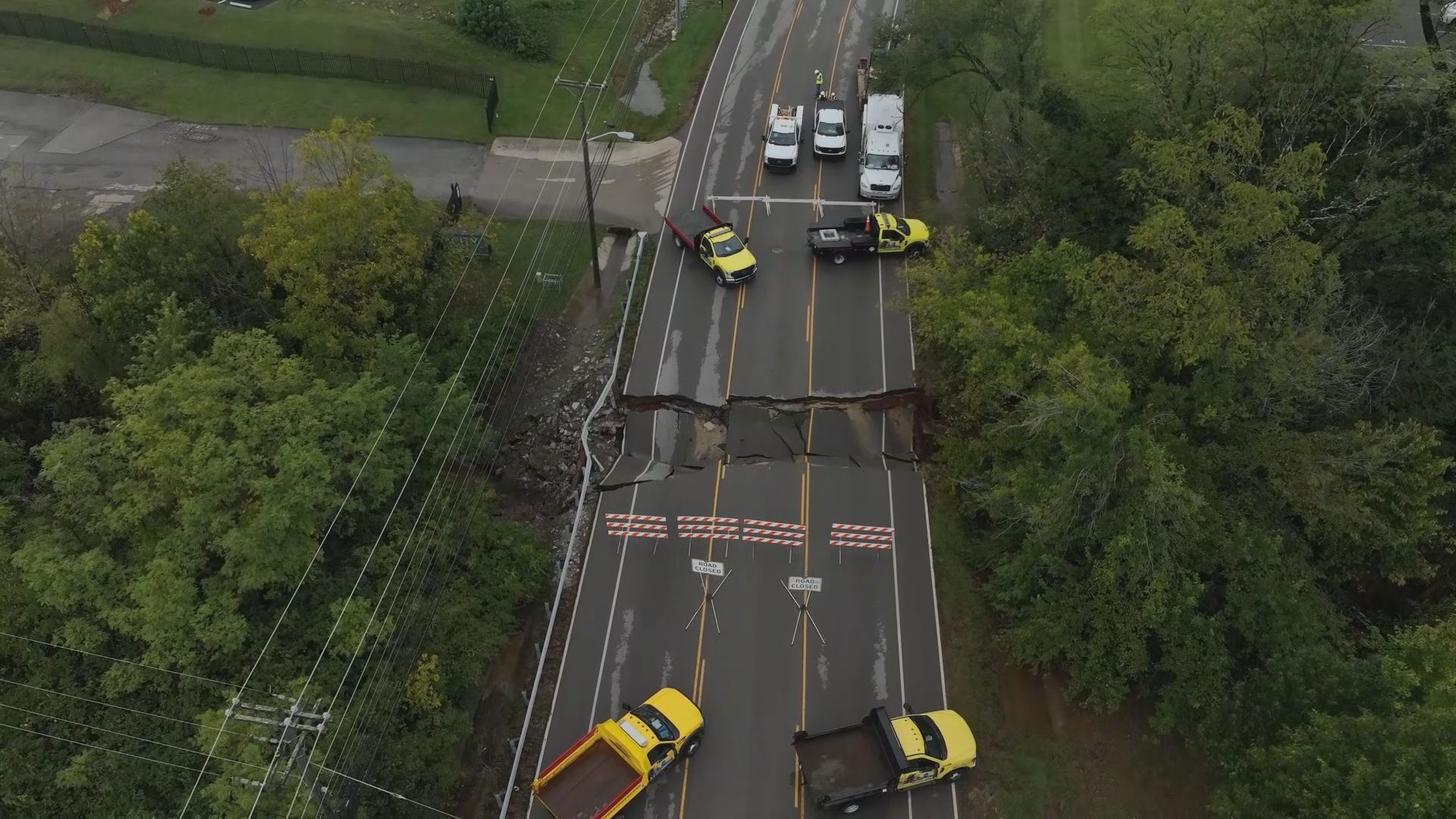 Jeffersontown road collapse disrupts traffic after rain, flooding ...