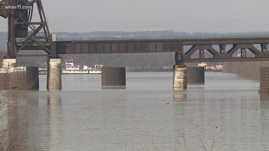 Coast Guard fix loose barges on Ohio River | whas11.com