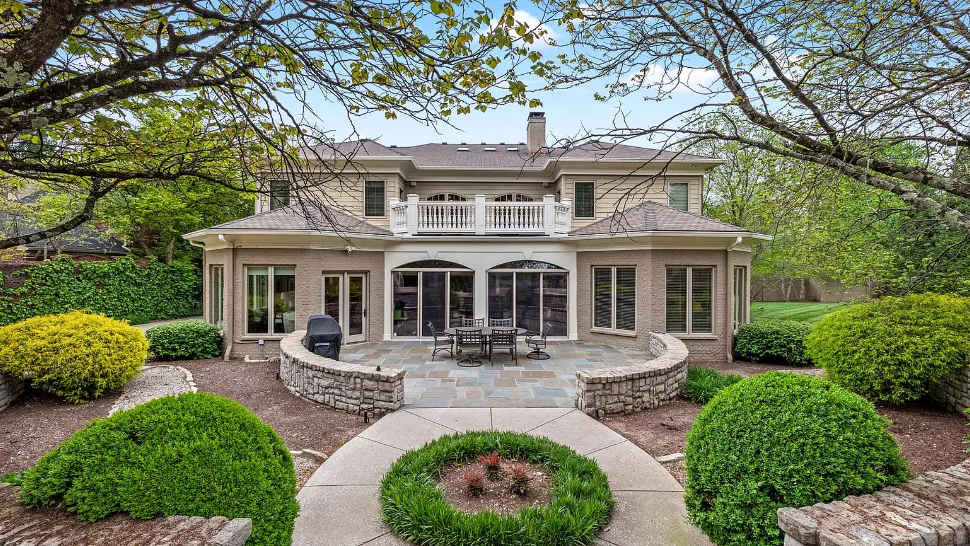Former UK coach John Calipari lists Lexington home on Zillow | whas11.com