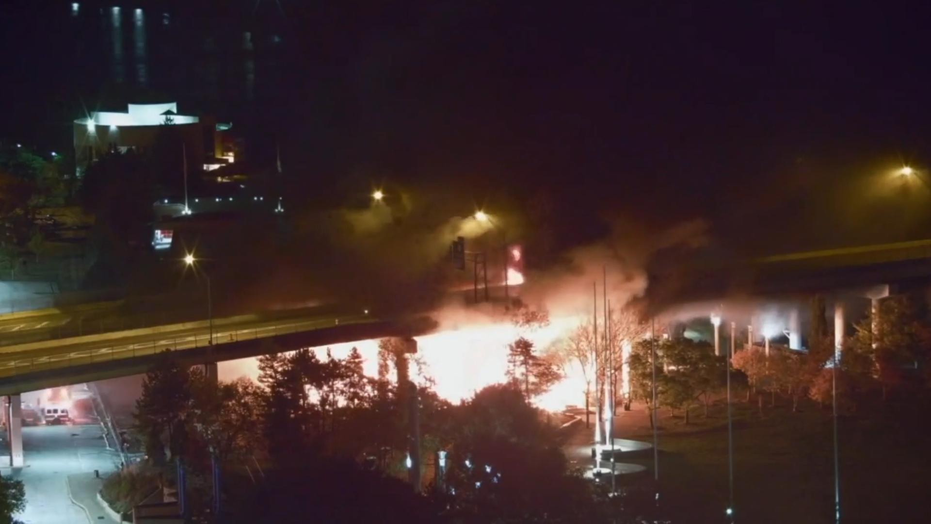 Massive fire shuts down Northern Kentucky/Cincinnati bridge | whas11.com
