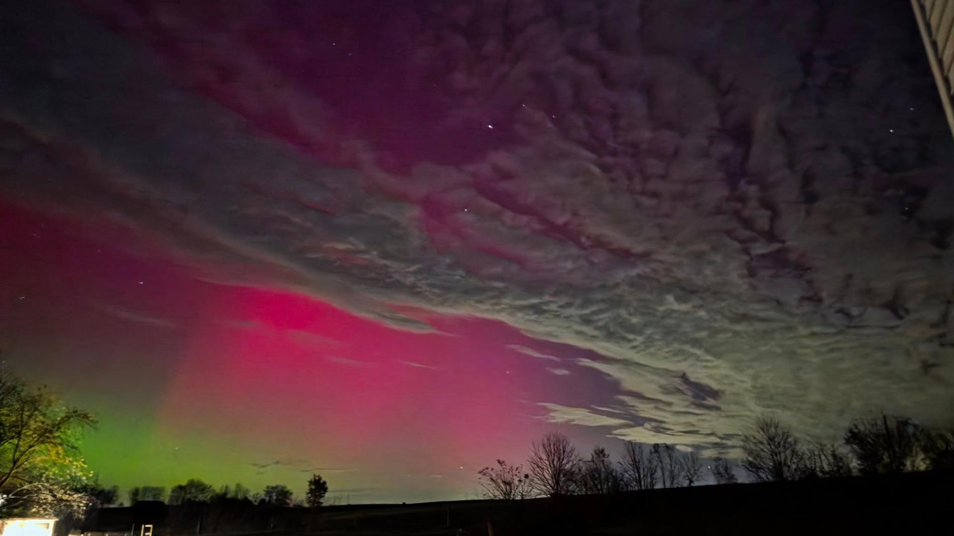 PHOTOS: Northern Lights paint the Kentucky and Indiana skies in color ...