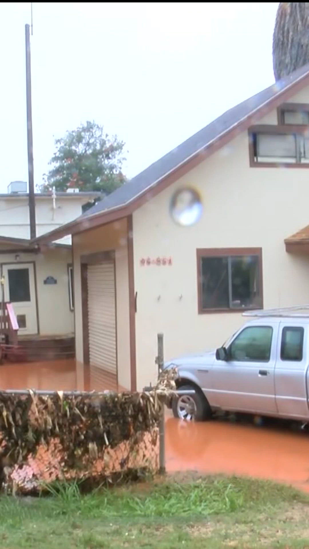 Dam failure risk triggers evacuations on Oahu | whas11.com