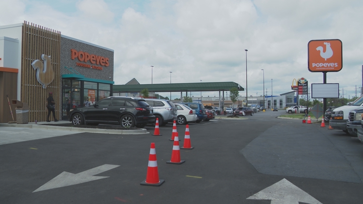 New Popeyes on West Broadway helping support local businesses | whas11.com
