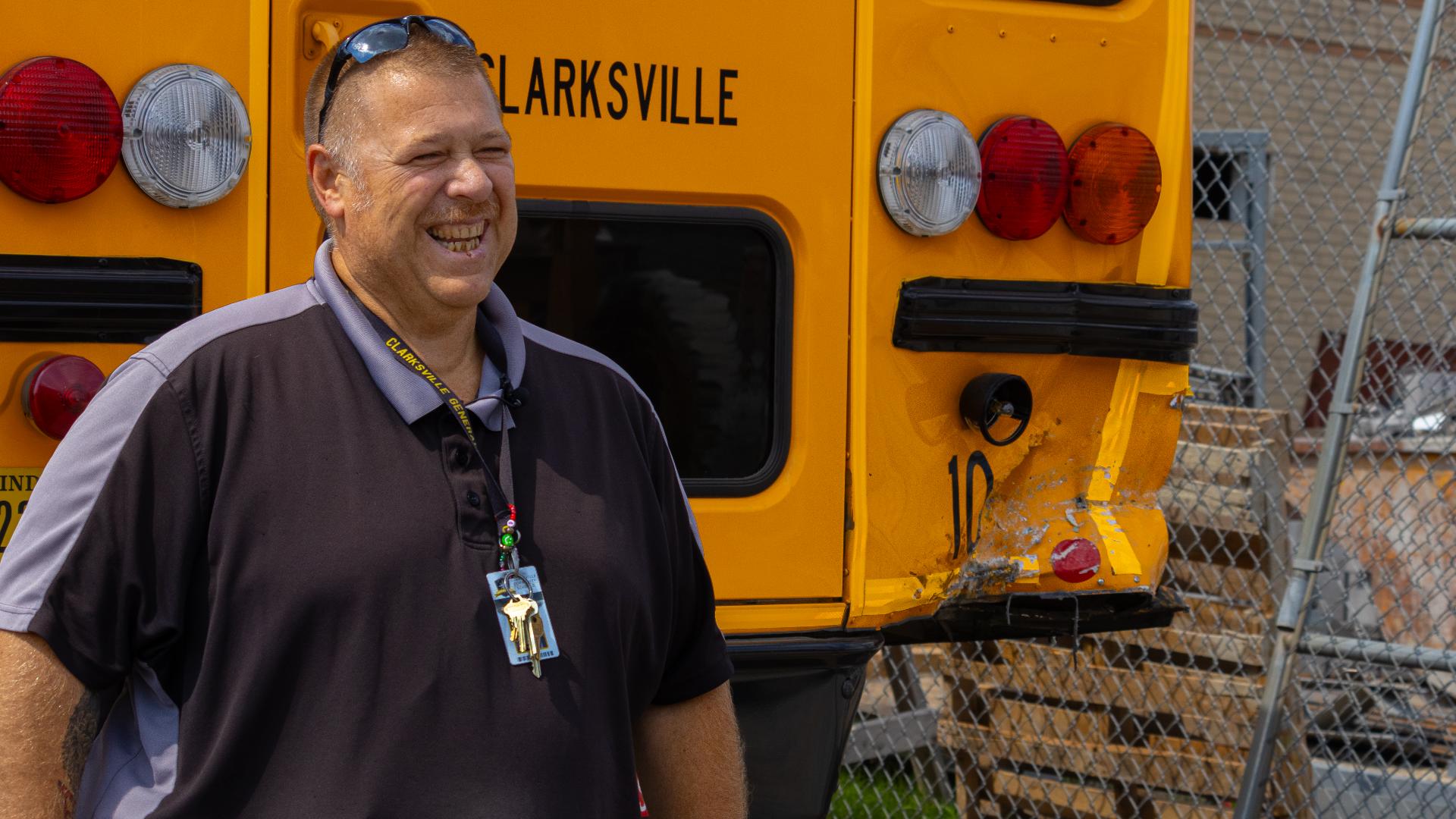 Clarksville bus driver hailed a hero | whas11.com