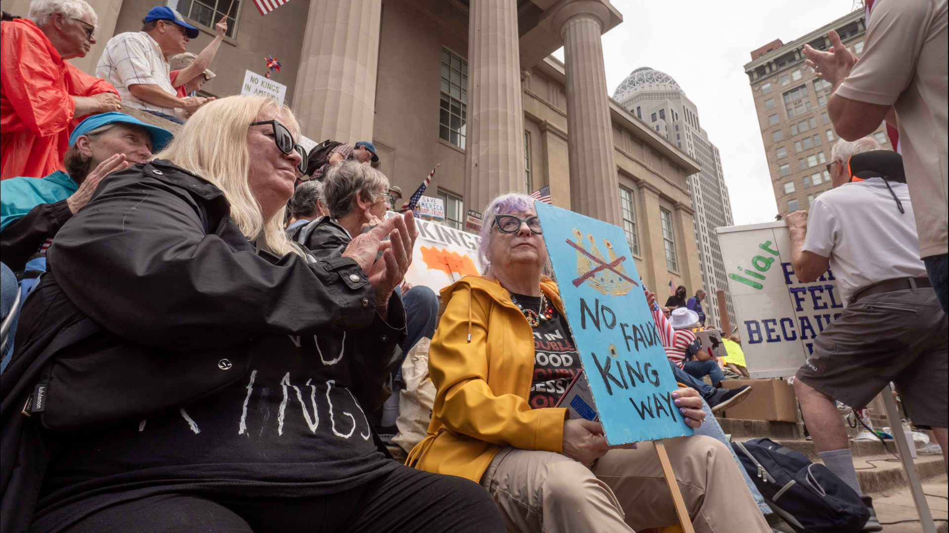 No Kings protest draws huge crowds to Louisville | whas11.com