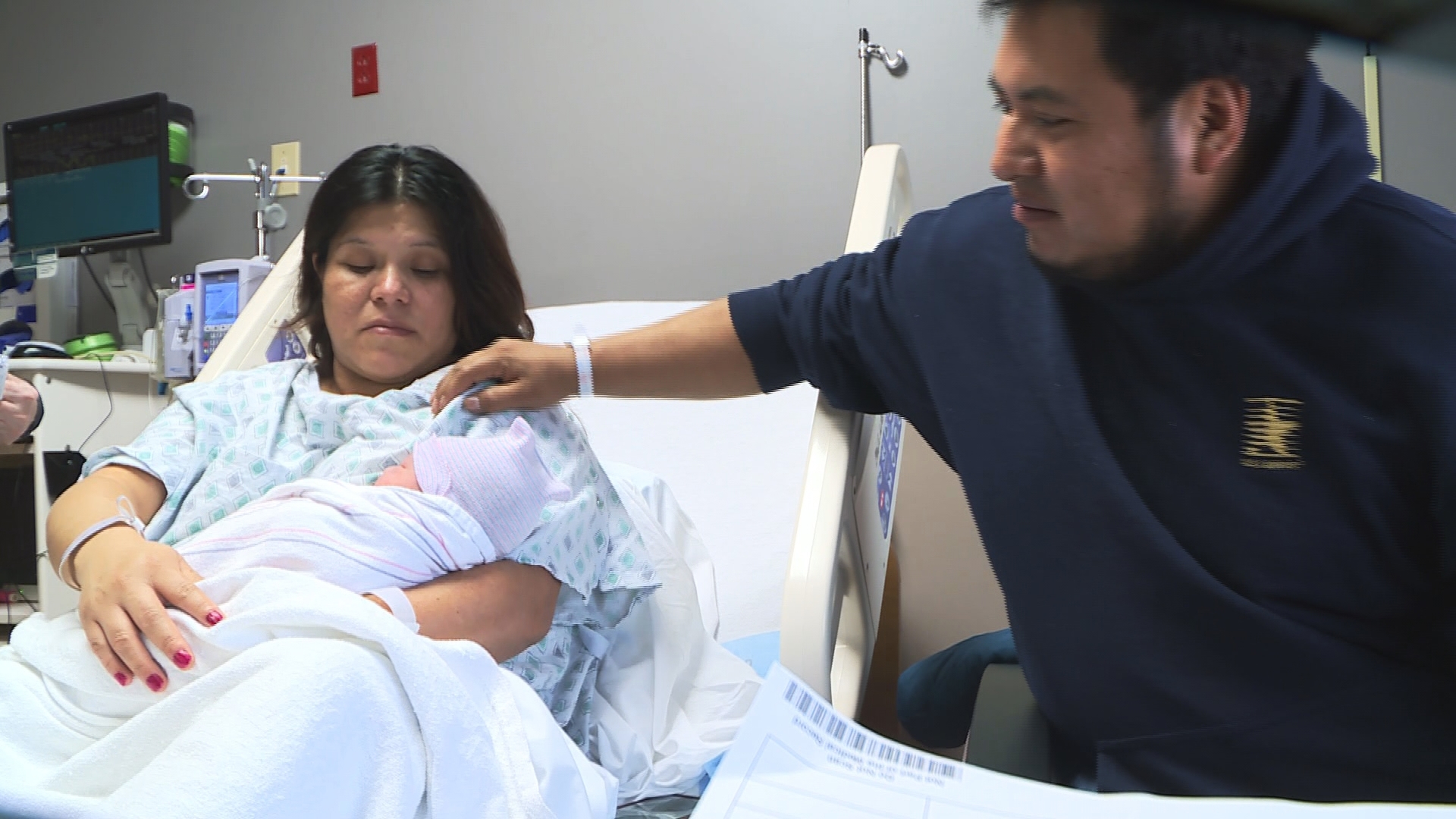 UofL Hospital welcome its first baby born in 2025 | whas11.com