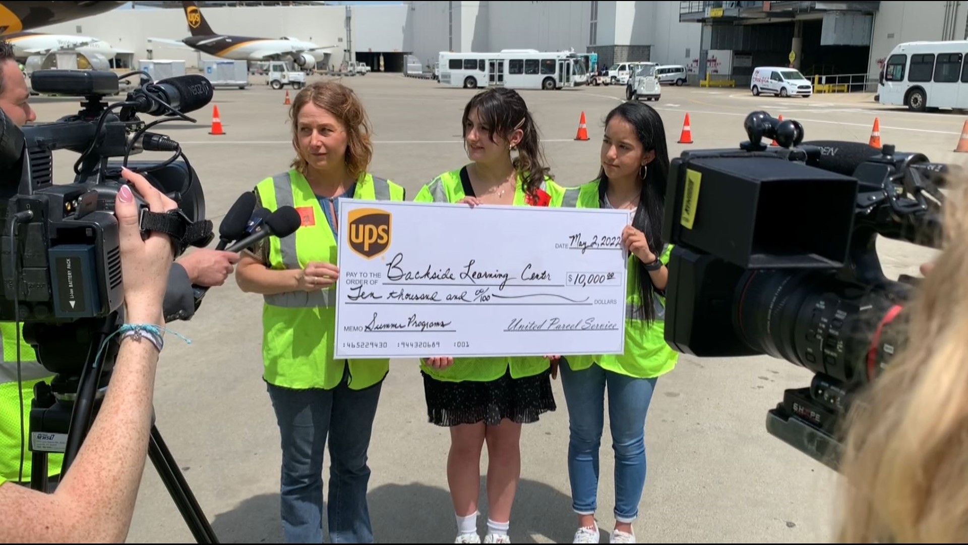 Backside Learning Center receives $10K donation from UPS | whas11.com