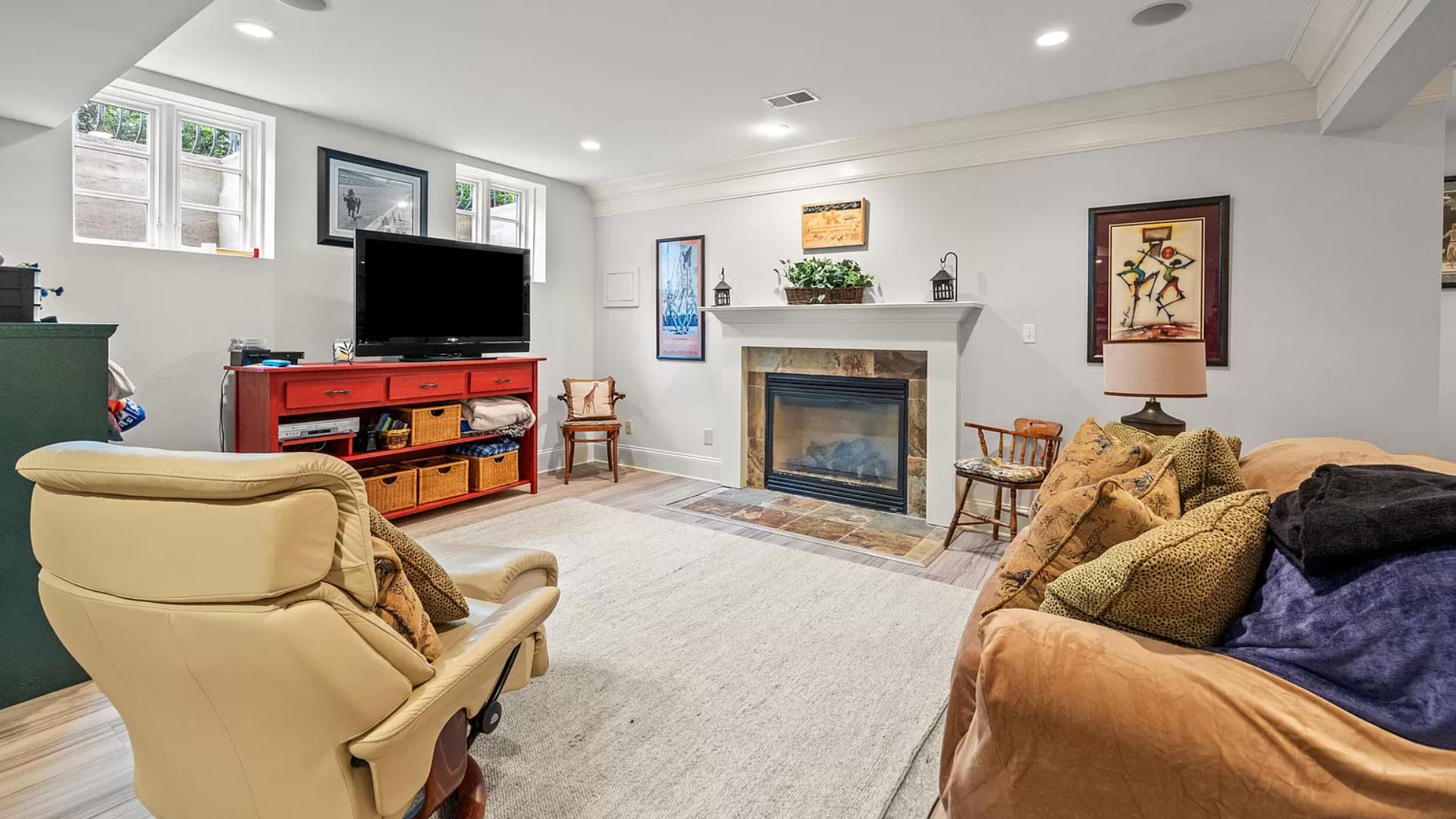 Former UK coach John Calipari lists Lexington home on Zillow | whas11.com