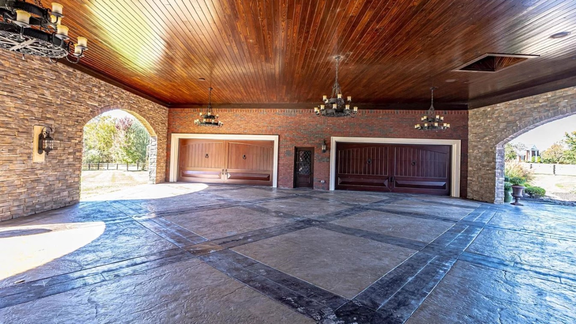 $3.5 million home for sale in Louisville comes with putting green ...