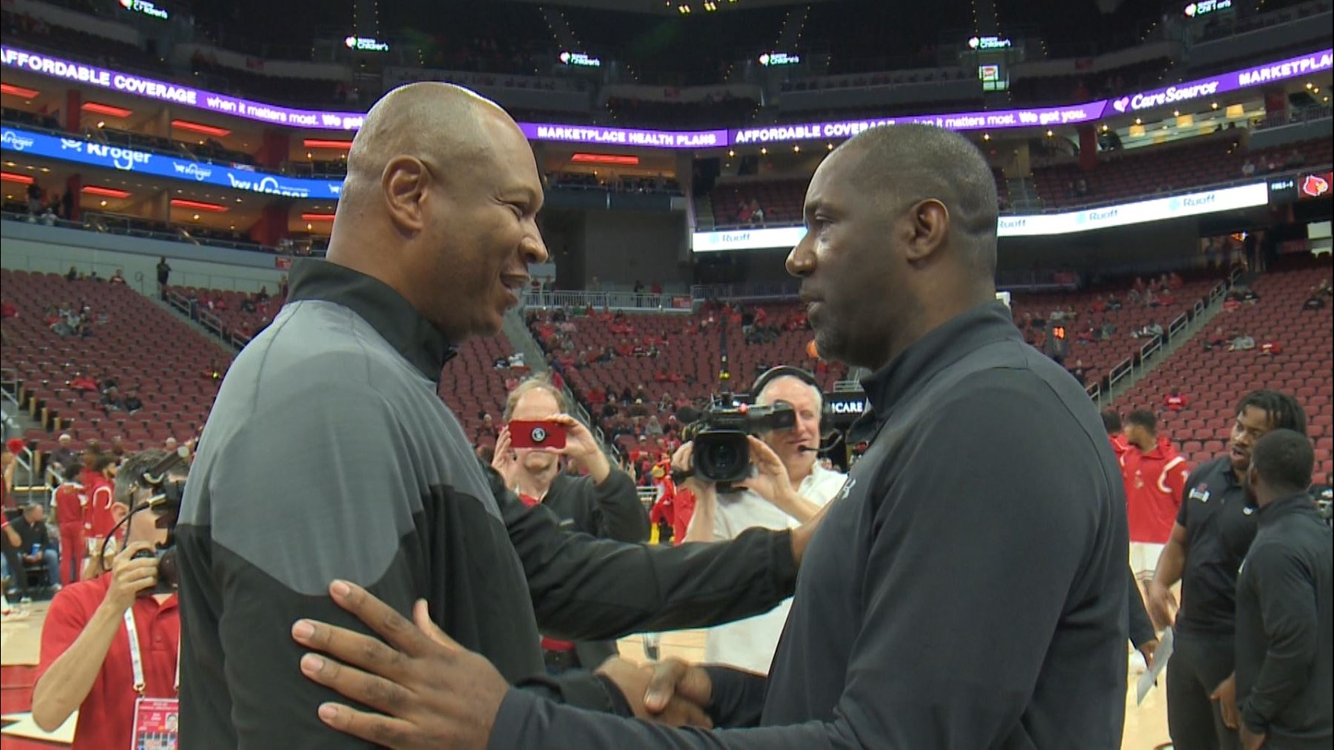 Louisville loses opening exhibition against Lenoir-Rhyne | whas11.com