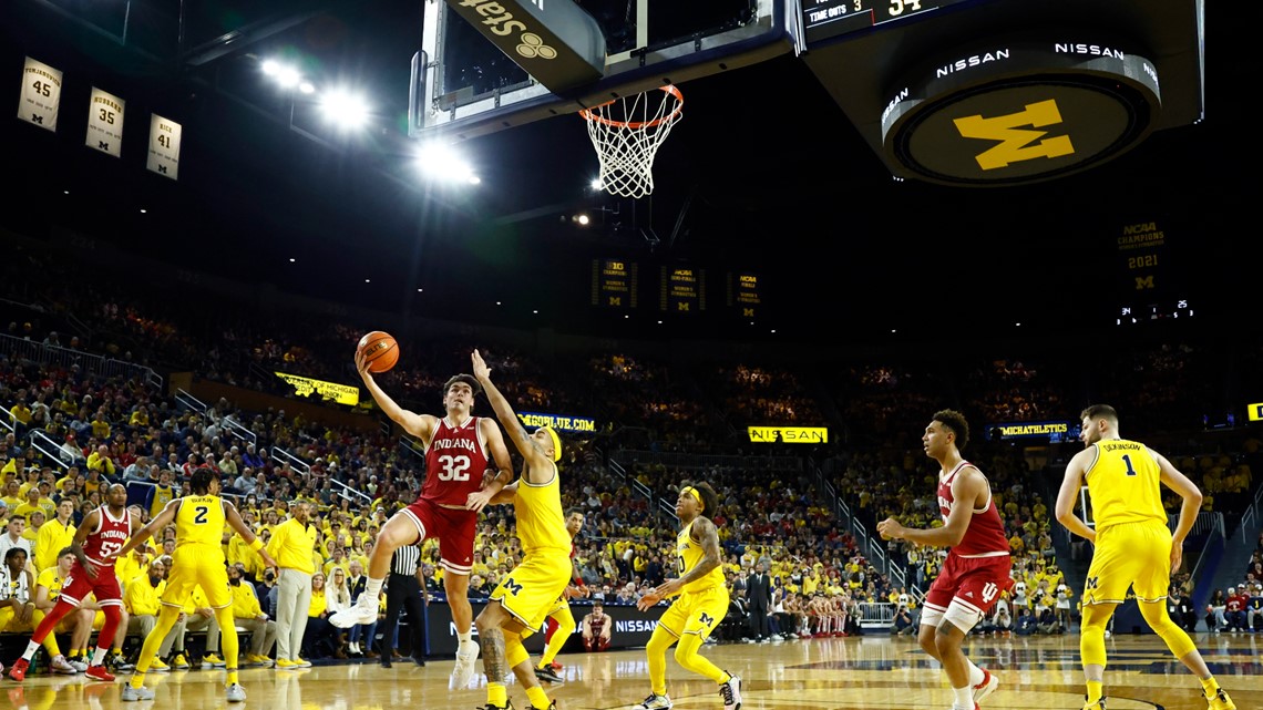 No. 18 Indiana beats Michigan 62-61 | whas11.com