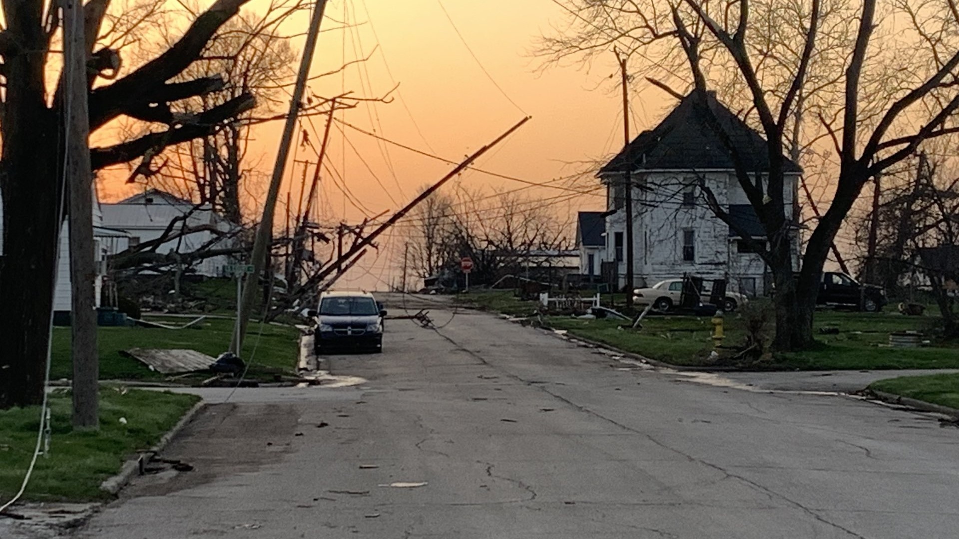 3 people dead in Sullivan County, Indiana after tornado | whas11.com