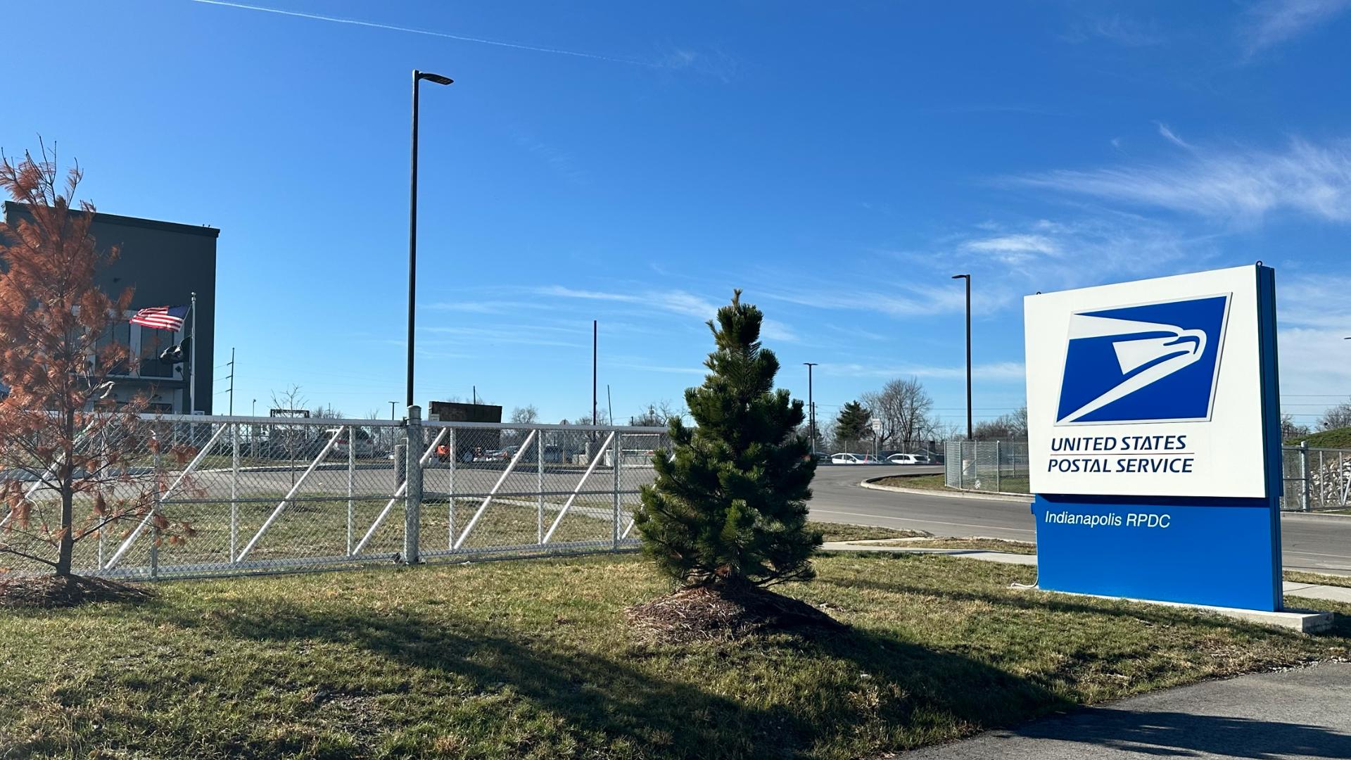 USPS shipping delays traced to Indy distribution hub | whas11.com