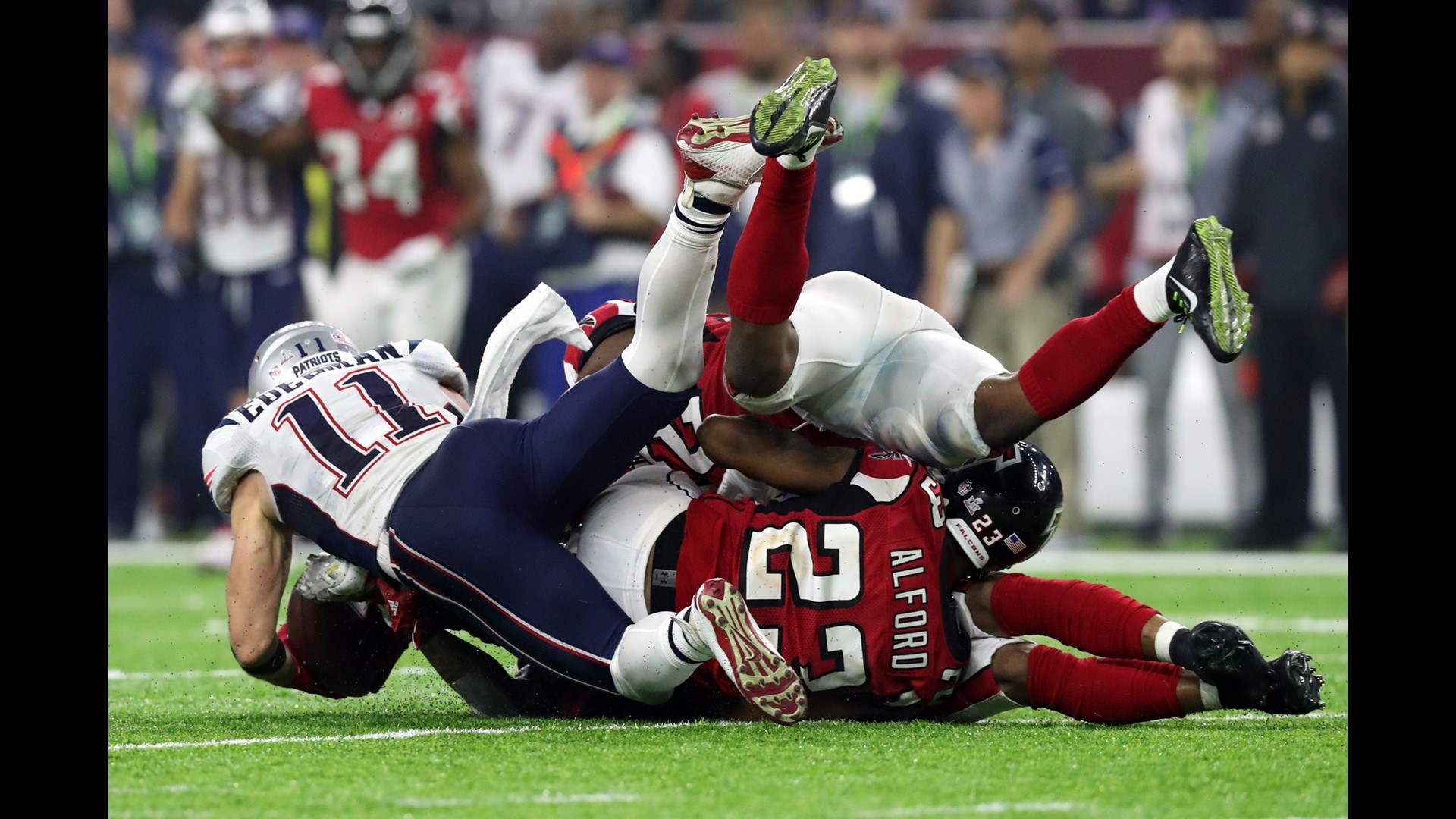 PHOTOS: The catch by Julian Edelman | whas11.com